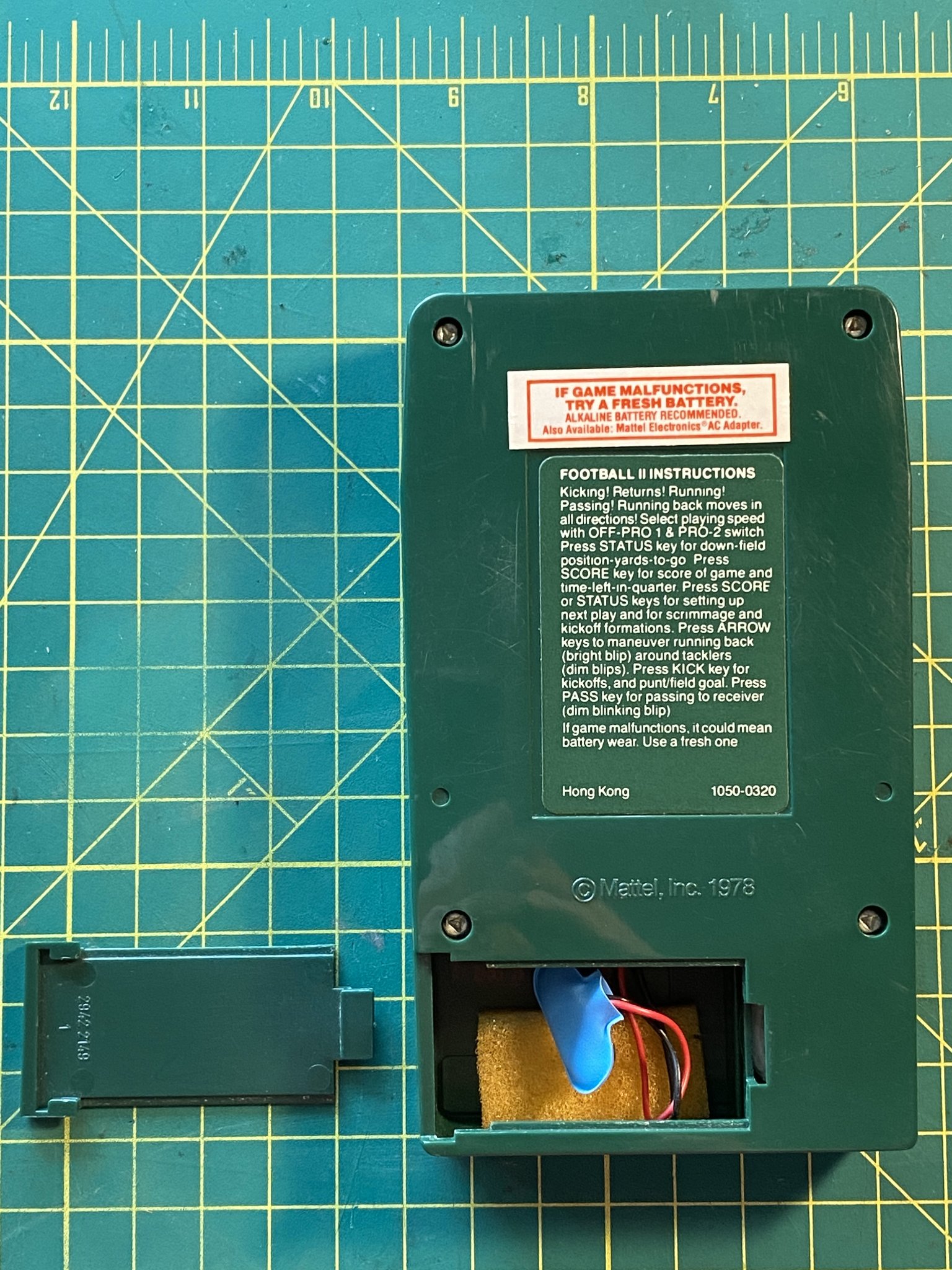 Mattel Football 2 - Gaming - Handheld Computer Museum