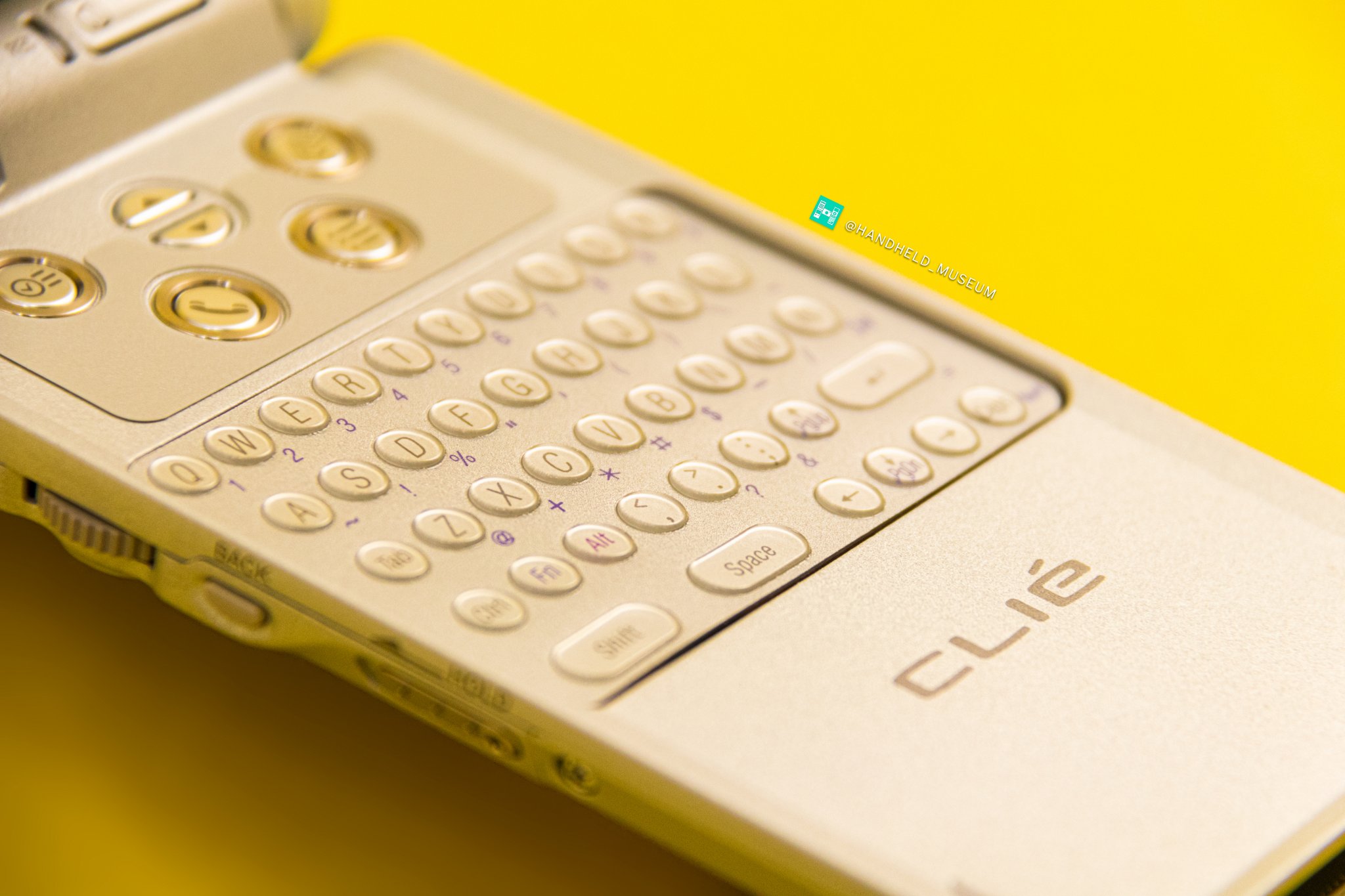 Sony Clié PEG-NX70V/U - Computers - Handheld Computer Museum