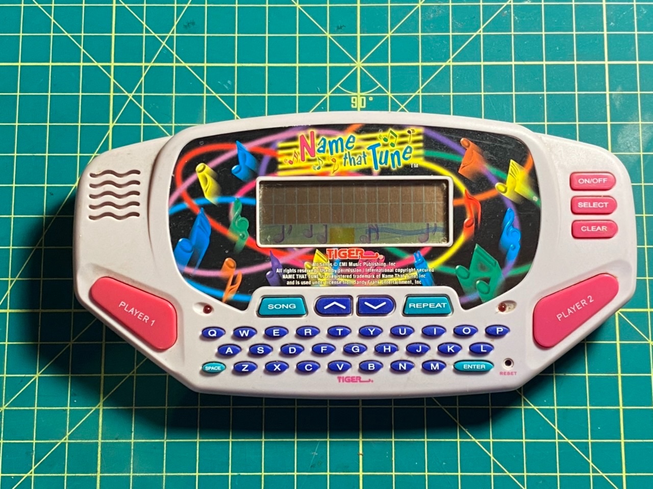 Tiger Electronics, Inc. Name that Tune - Gaming - Handheld Computer Museum
