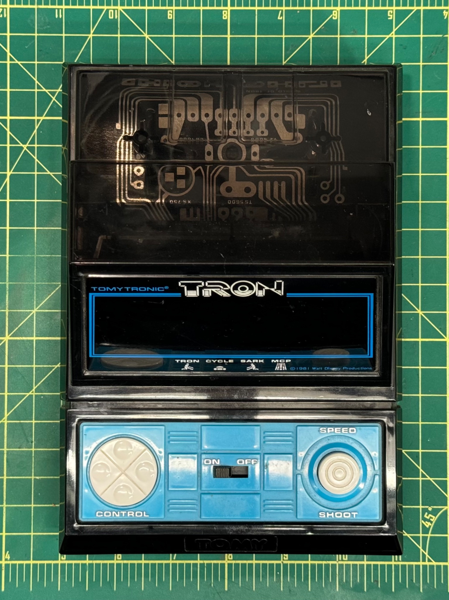 Tomy Corp. Tron - Gaming - Handheld Computer Museum